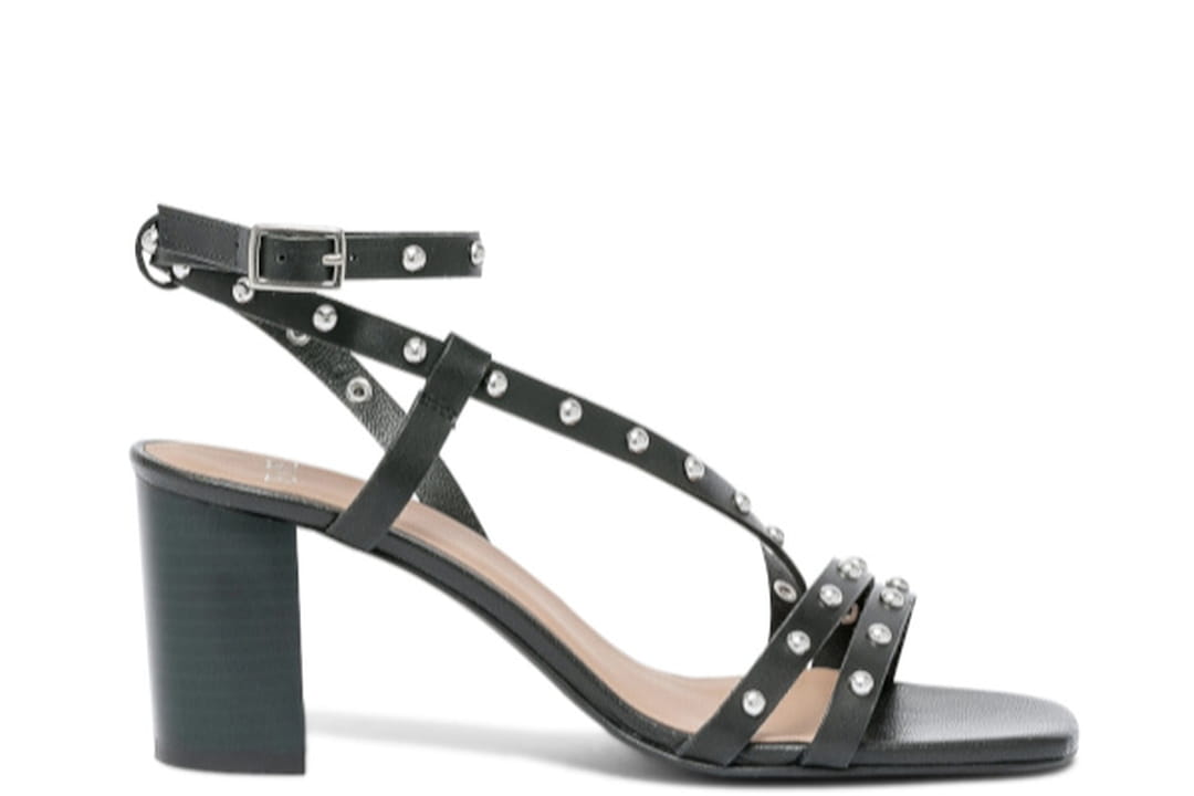 Sandales à clous