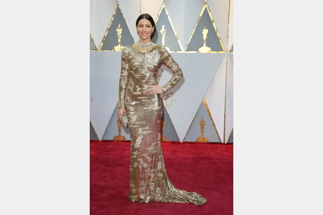 Jessica Biel en robe texturée à paillettes