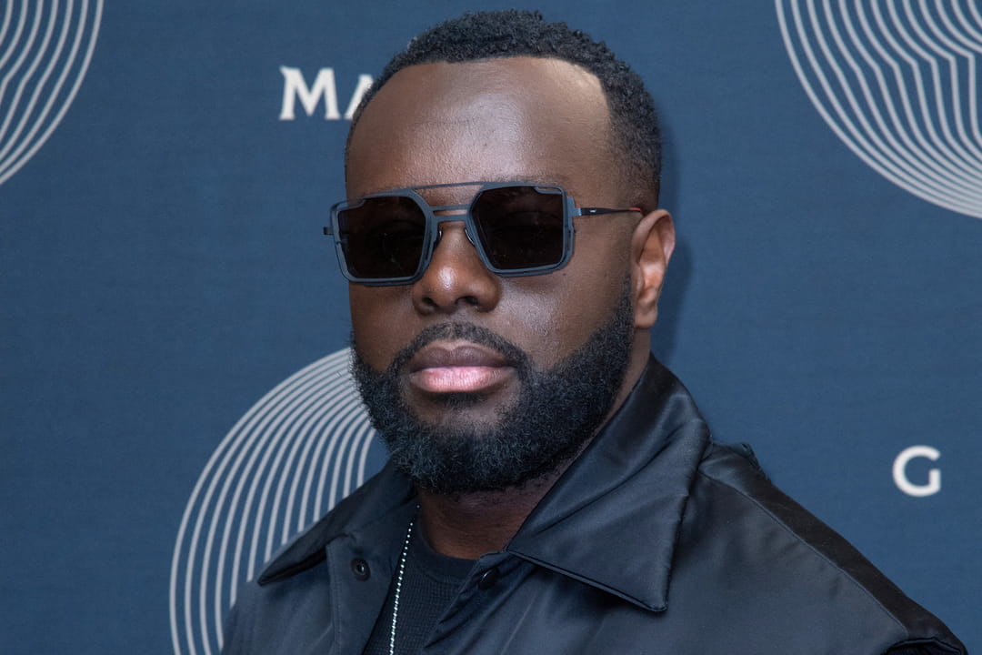 Gims : pourquoi il ne quitte jamais ses lunettes noires