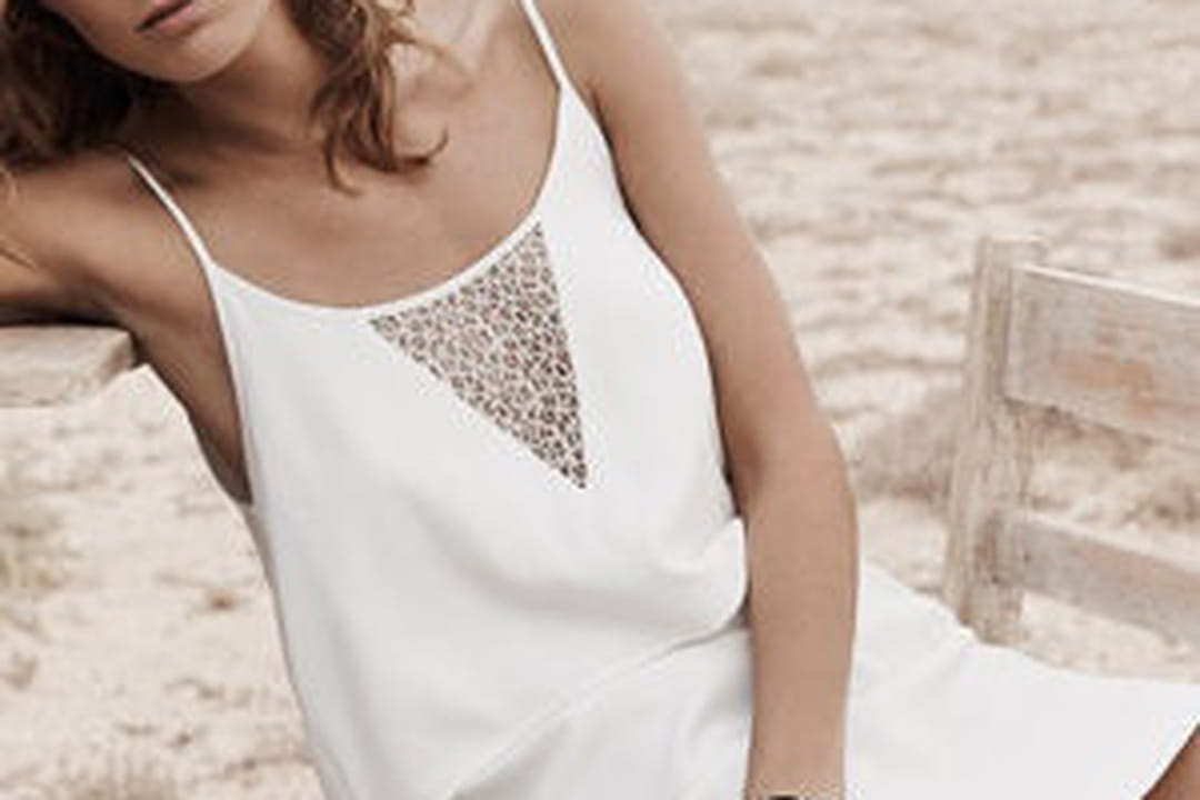 Robe décolleté transparent de Mango