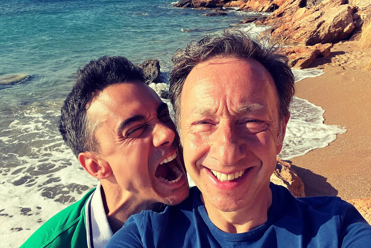 Stéphane Bern et son compagnon Yori : vacances paradisiaques à Paros