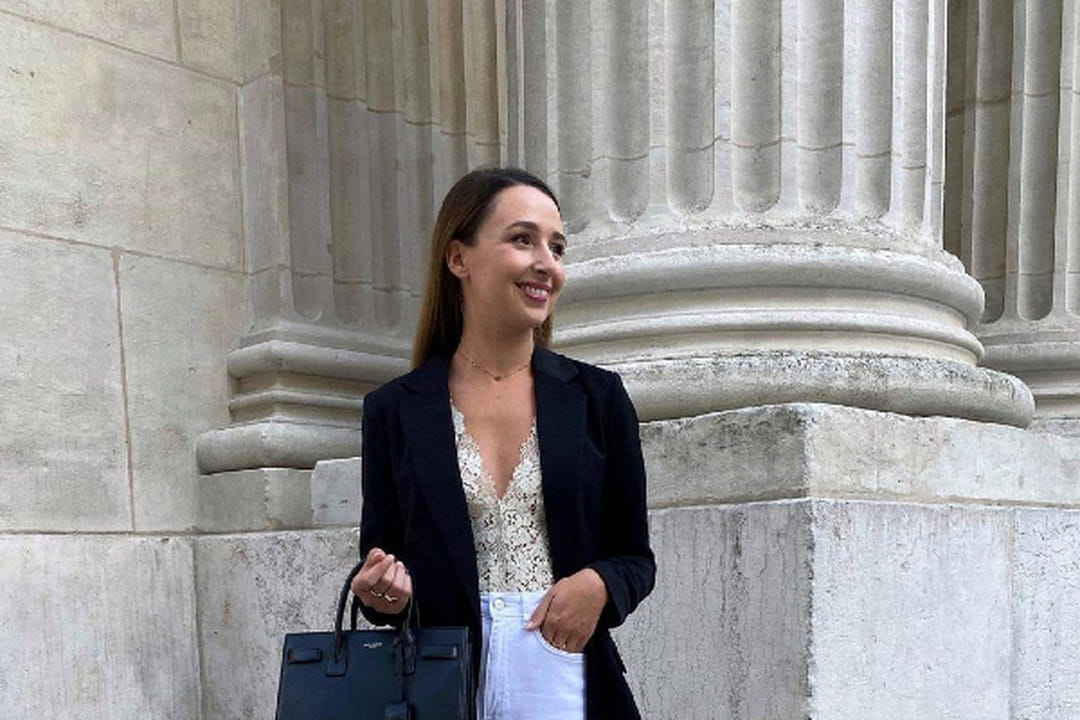 Margaux, strikes a pose