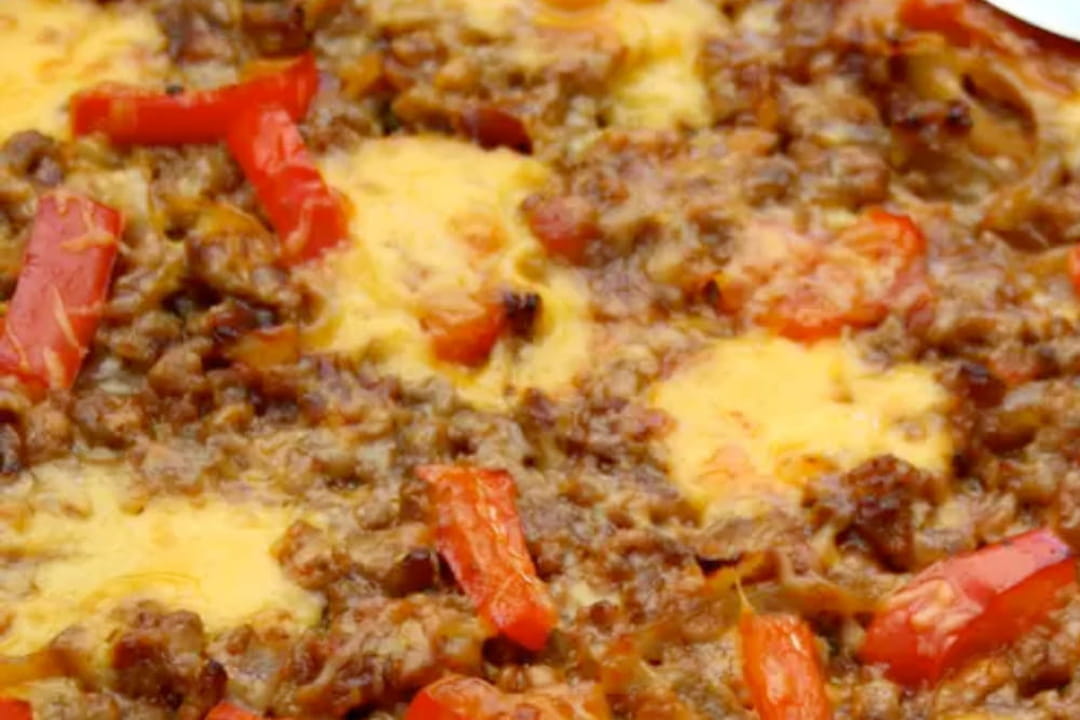 Pizza au boeuf haché, poivron, cheddar et sauce barbecue