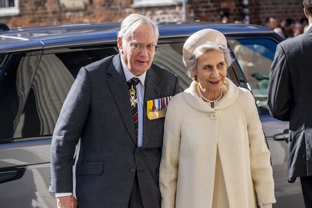 Birgitte de Gloucester fait une apparition divine dans un total look ...