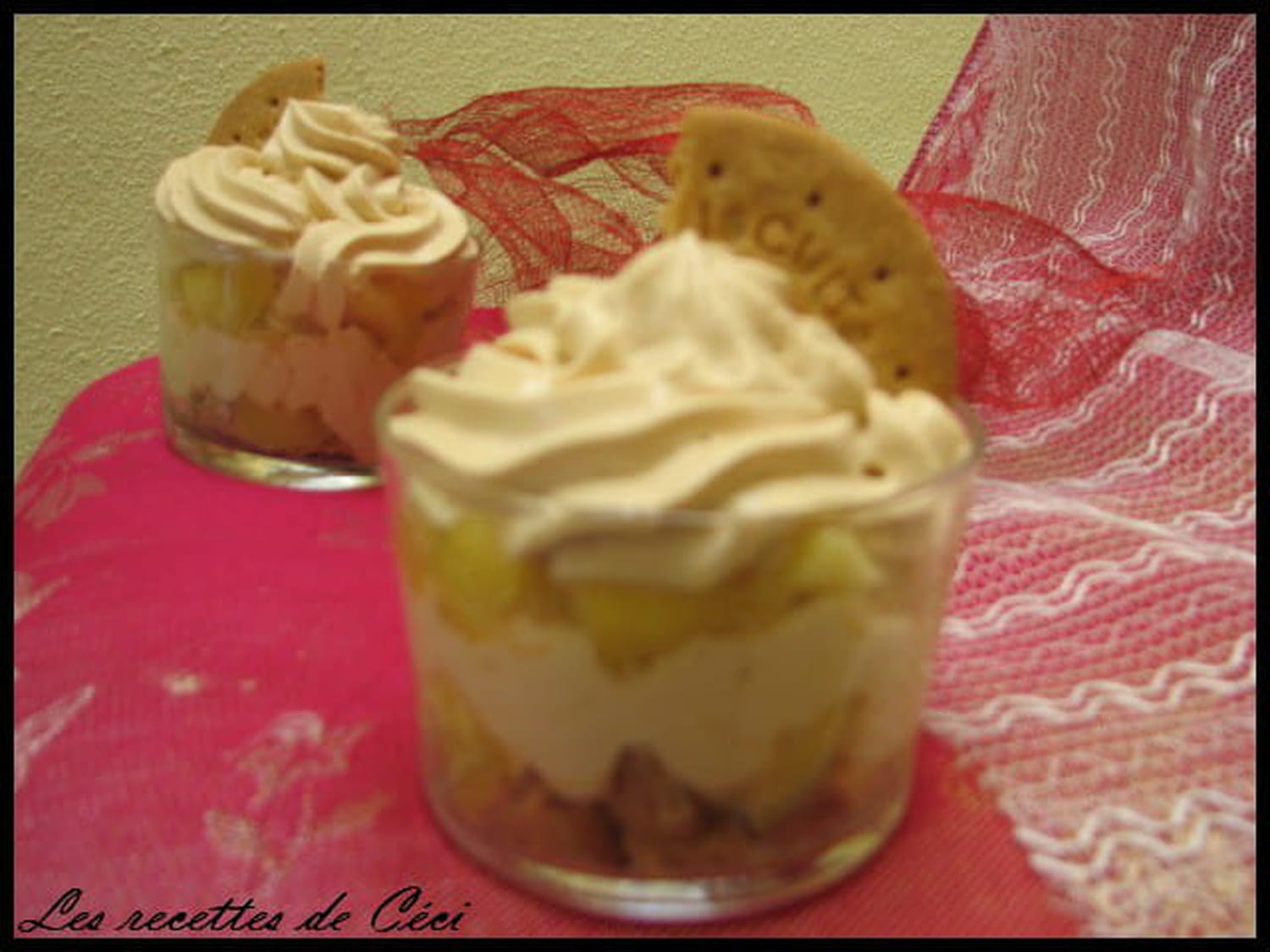 Trifle au dulce de leche, pommes et biscuits - LeBonPlat