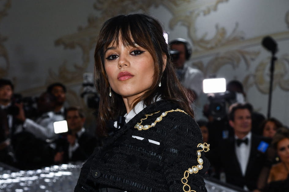 Jenna Ortega, moderne avec sa frange effilée