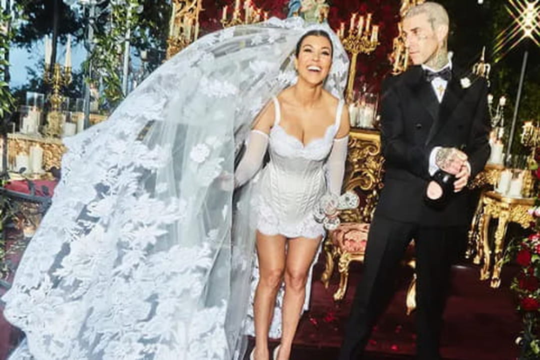 Kourtney Kardashian, une robe Dolce & Gabbana