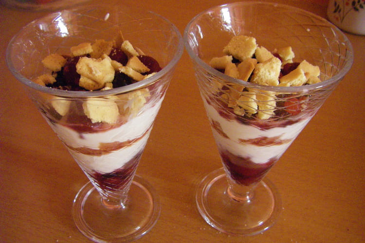Trifle de fruits rouges (Dessert aux fruits)