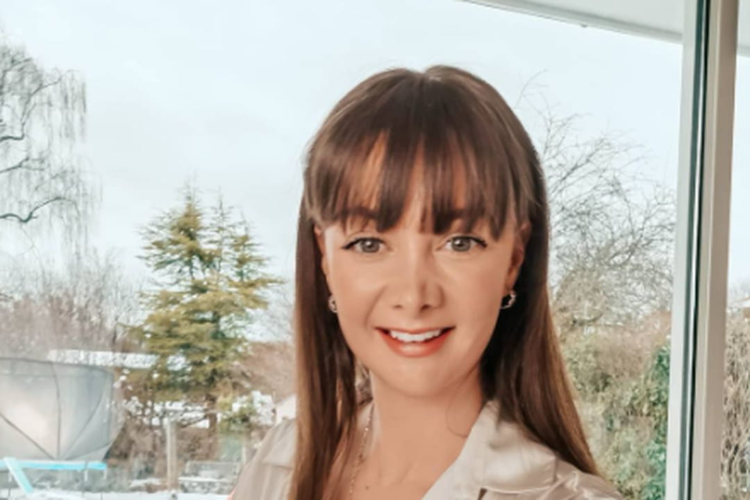 Alexandra, la gagnante de Koh-Lante les 4 Terres adopte... la frange