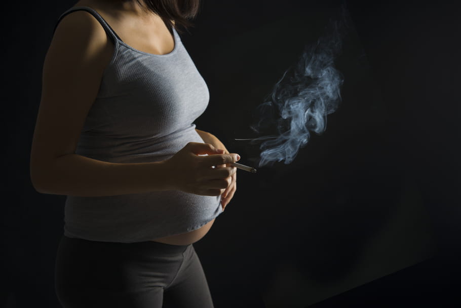 Près de 20 % des futures mamans continuent de fumer enceinte