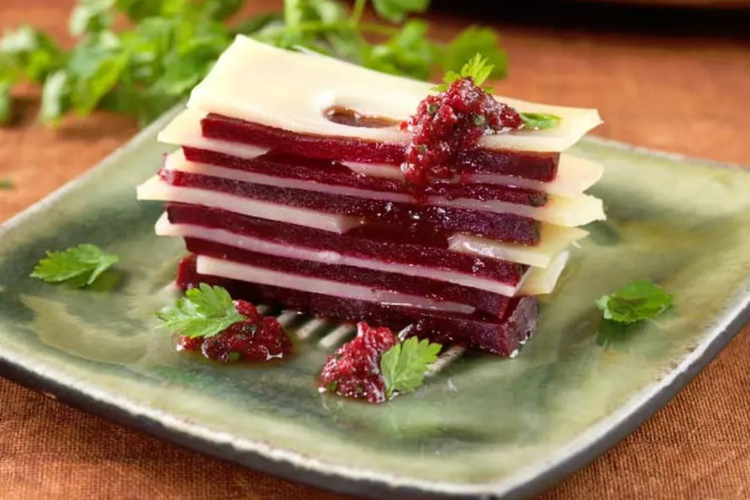 Millefeuille betterave et Emmental de Savoie