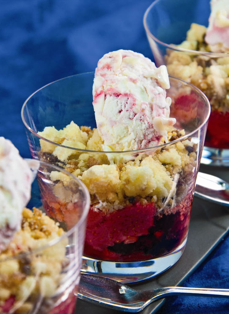 Verrines de crumble aux fruits rouges