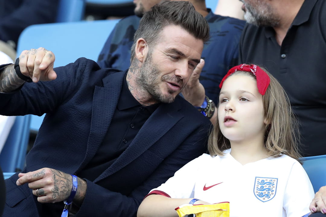 Harper Beckham en mode supportrice de foot avec David