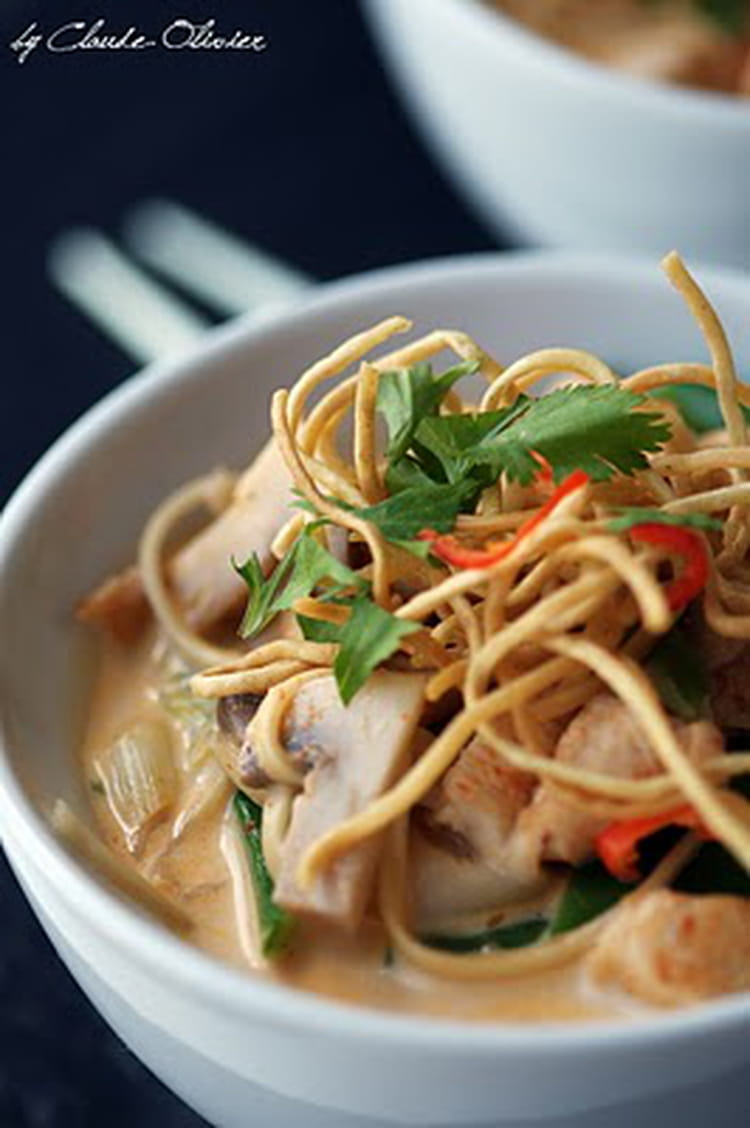 Recette de Soupe thaïe au poulet et nouilles, curry rouge
