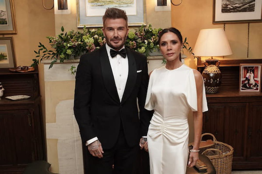 Victoria Beckham, somptueuse en robe bleu nuit et David Beckham dans un ...