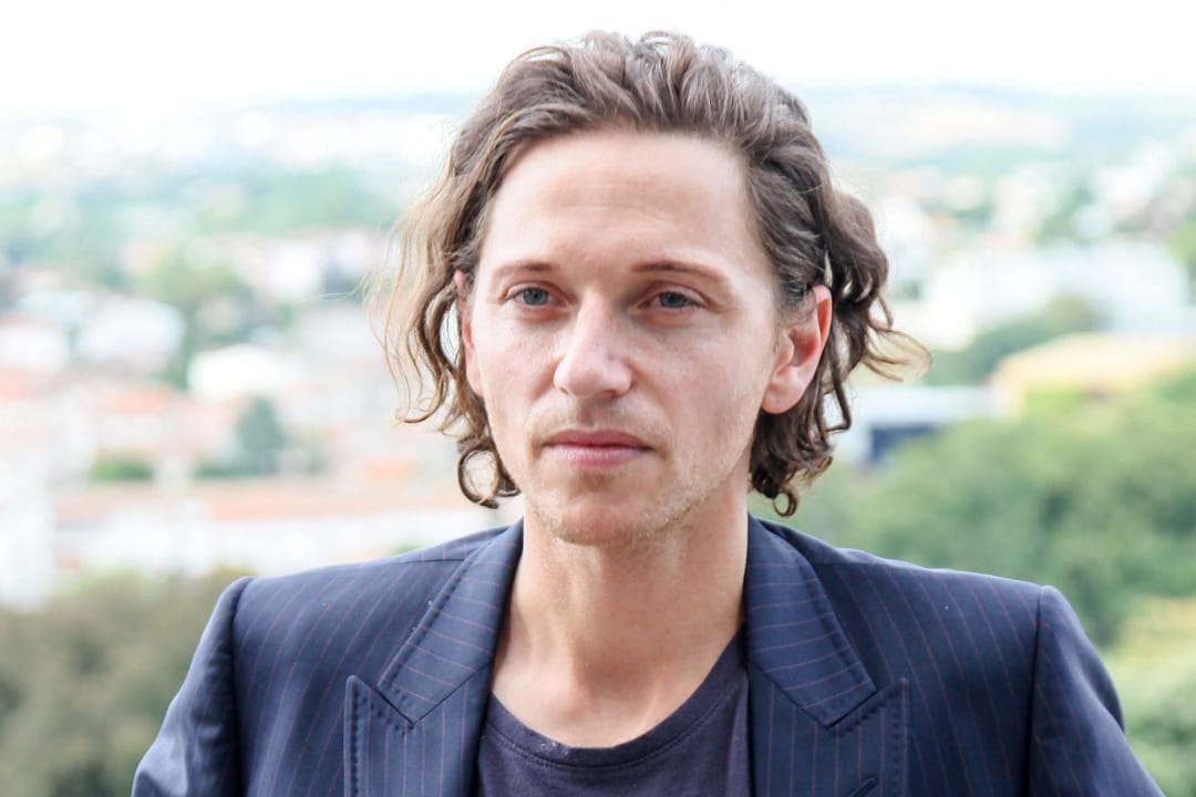 Raphaël : pourquoi il exige que ses enfants fassent des études