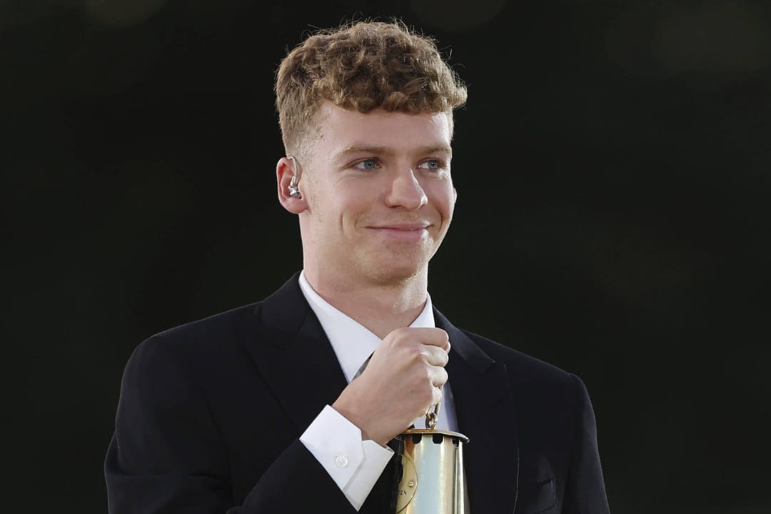 Léon Marchand, atomisé par un rappeur