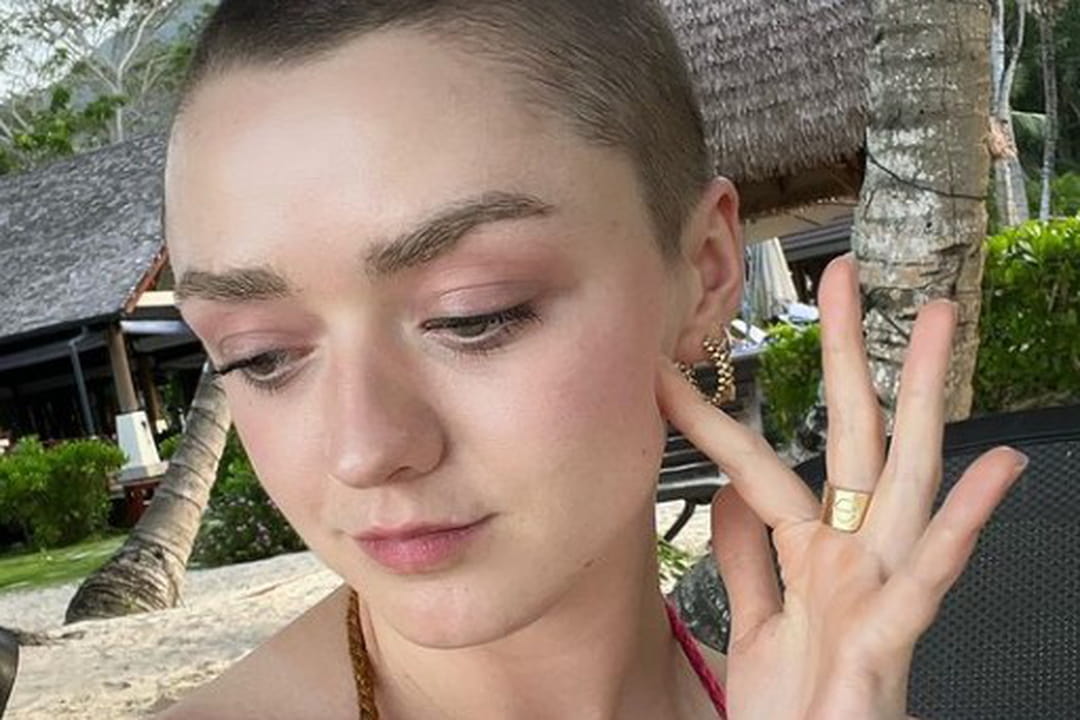 Le crâne rasé de Maisie Williams