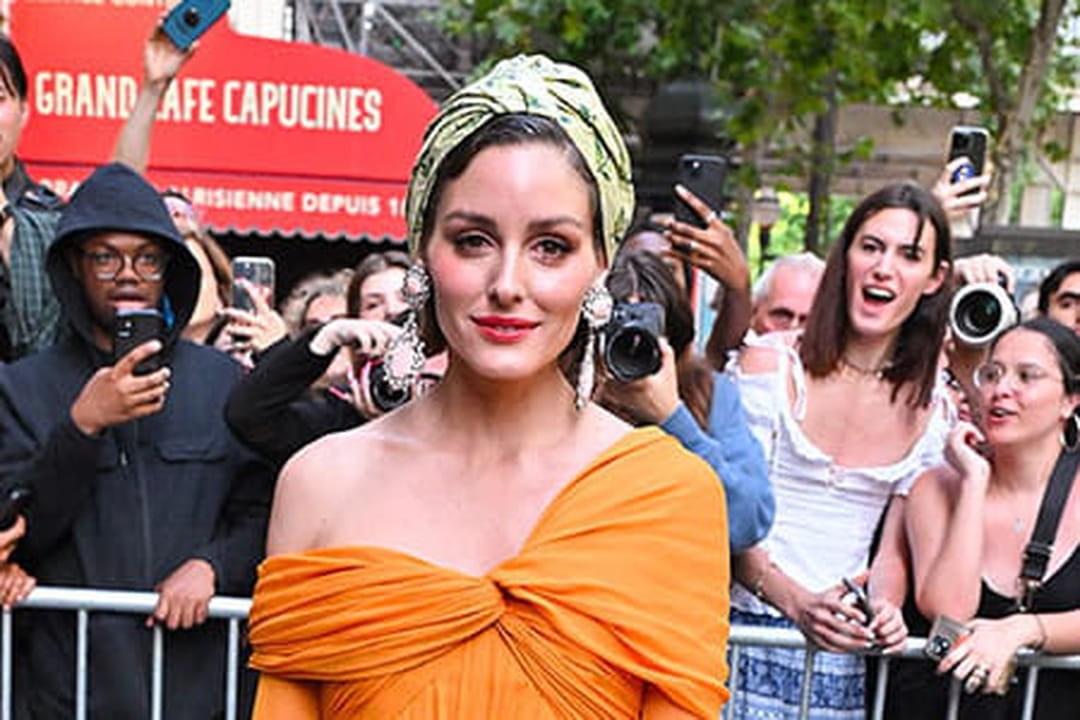 Olivia Palermo en robe orange au défilé Giambattista Valli haute ...