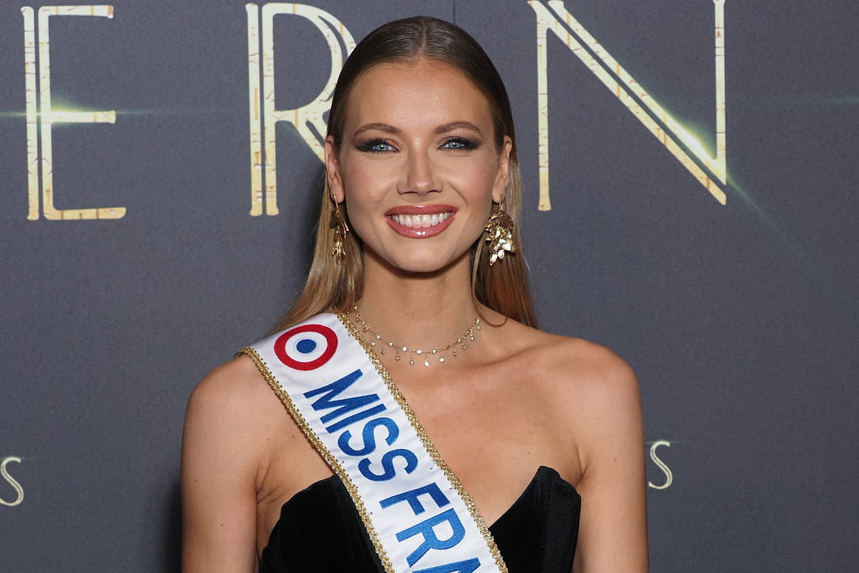 La bouche glossy Amandine Petit