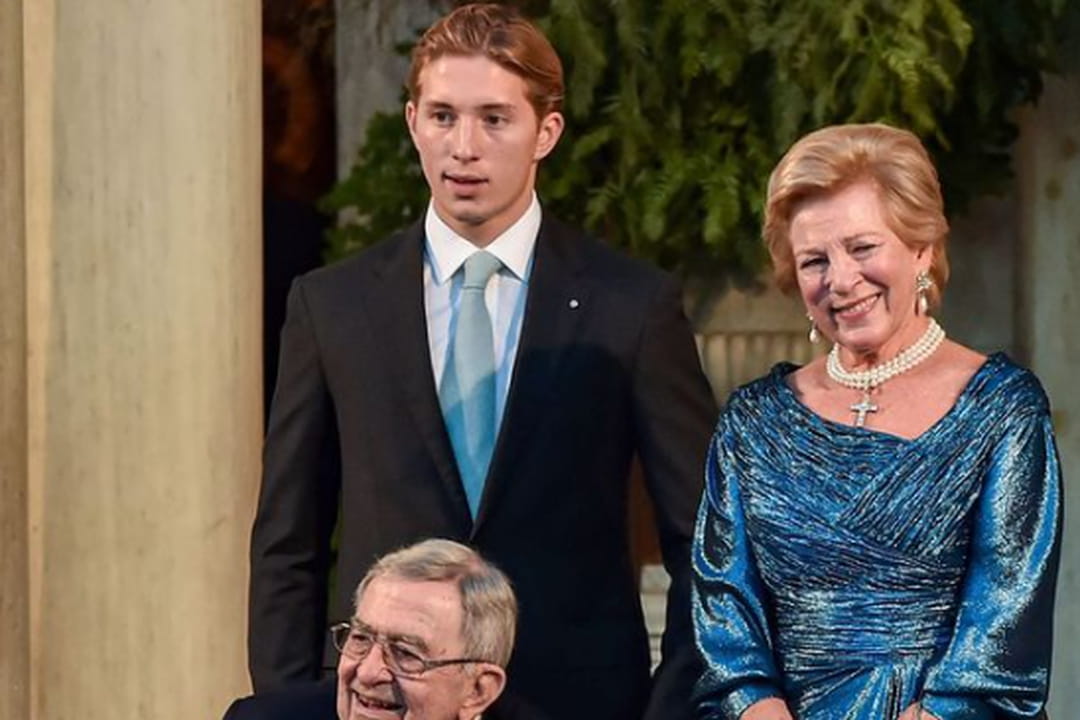 Le roi des Hellènes avec son épouse Anne-Marie de Danemark et leur ...