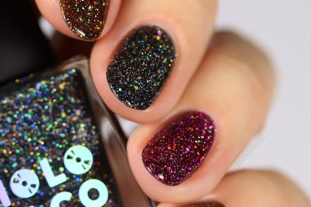 Manucure à paillettes