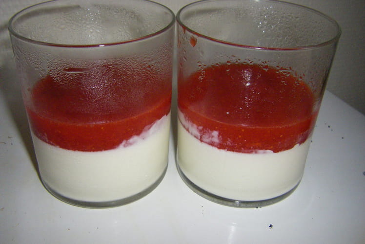 Recette de Panna cotta aux fruits rouges : la recette facile