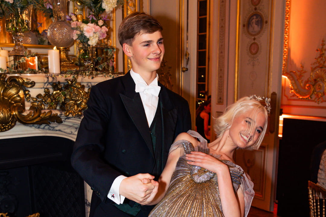 La comtesse Lara Cosima Henckel von Donnersmarck et son cavalier l ...