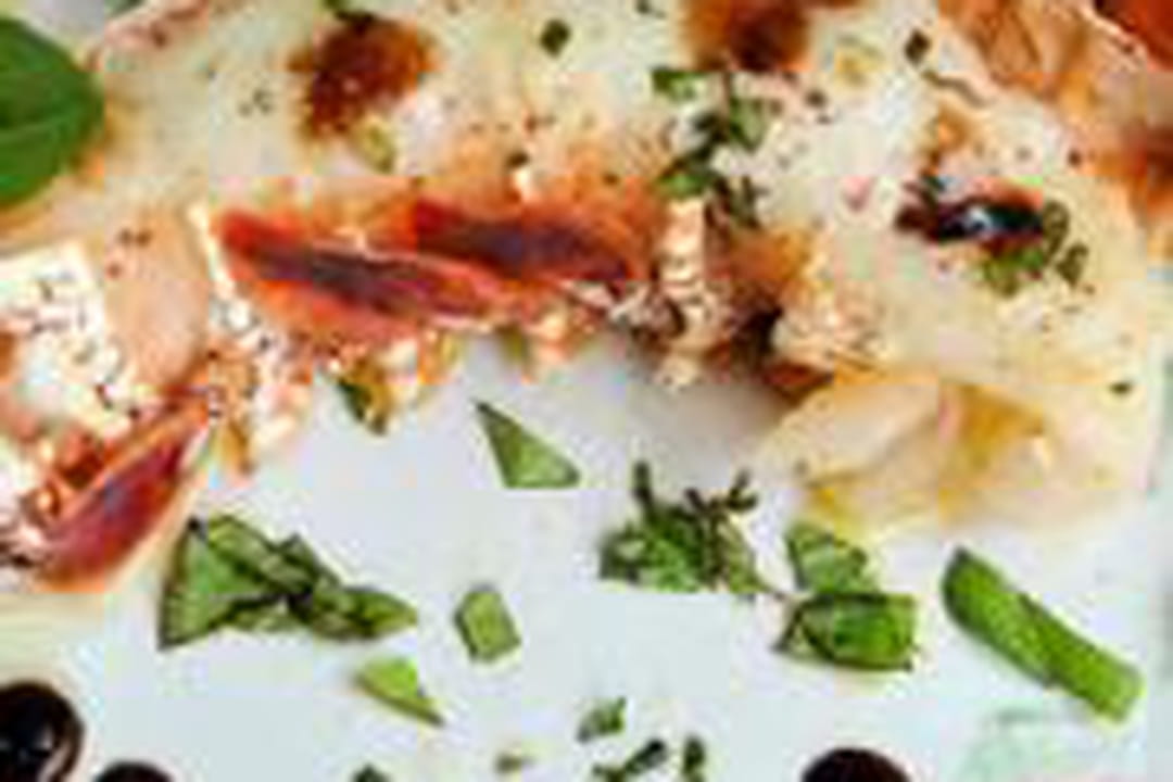 Queues de langouste au beurre de basilic