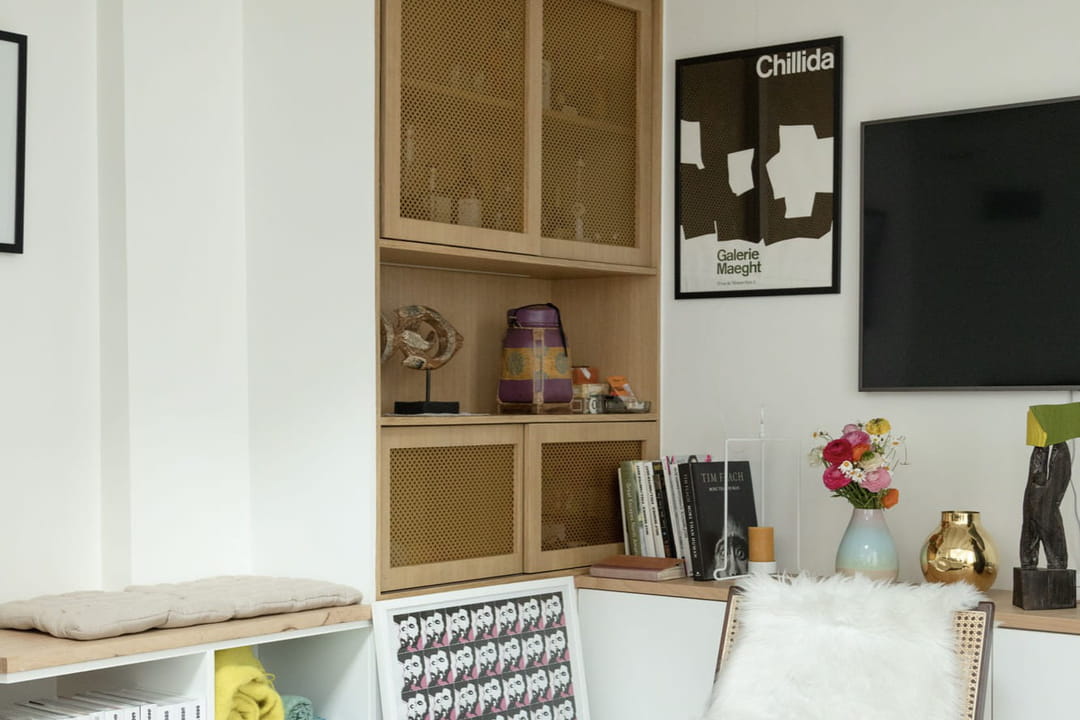 Coin TV discret comme clou de la visite