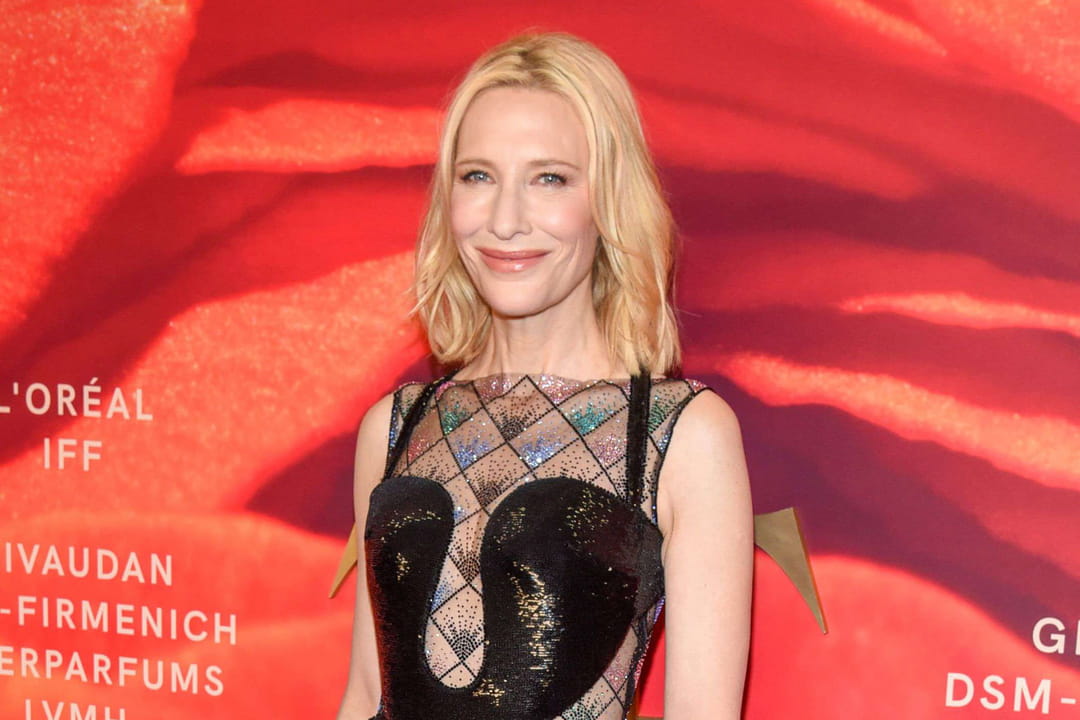 Cate Blanchett en robe longue au décolleté transparent