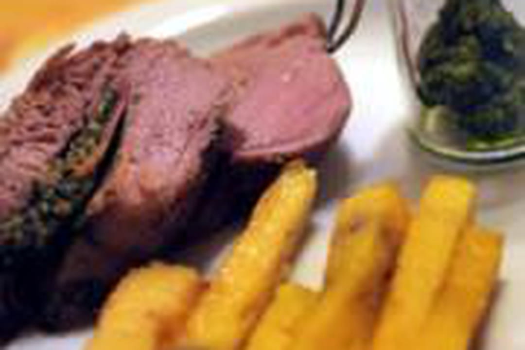 Filet mignon au pesto, frites de polenta