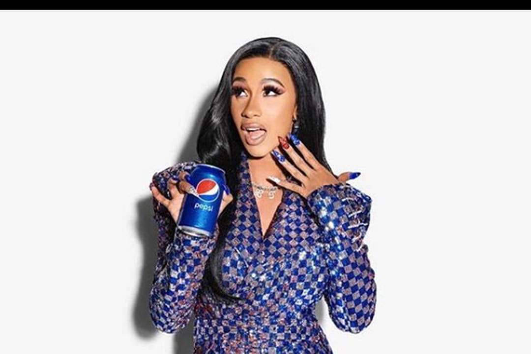 Cardi B en pause pepsi