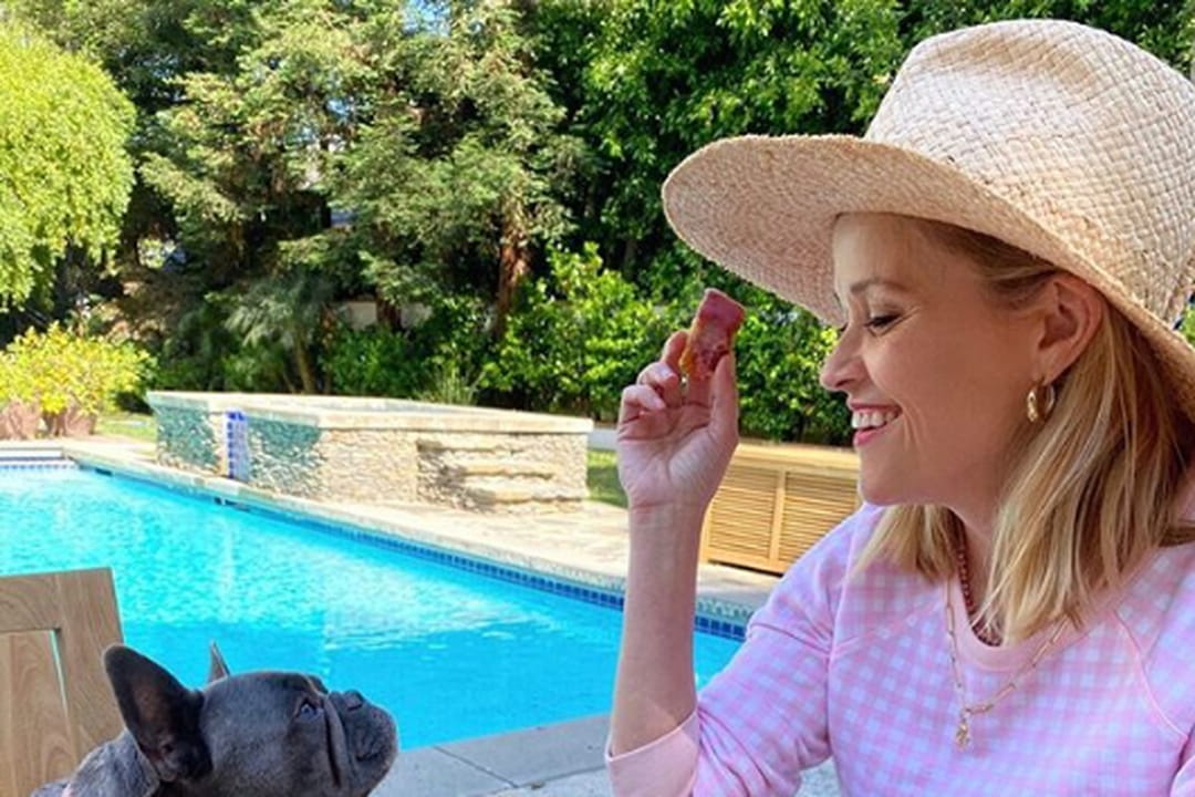 Reese Witherspoon : tea time