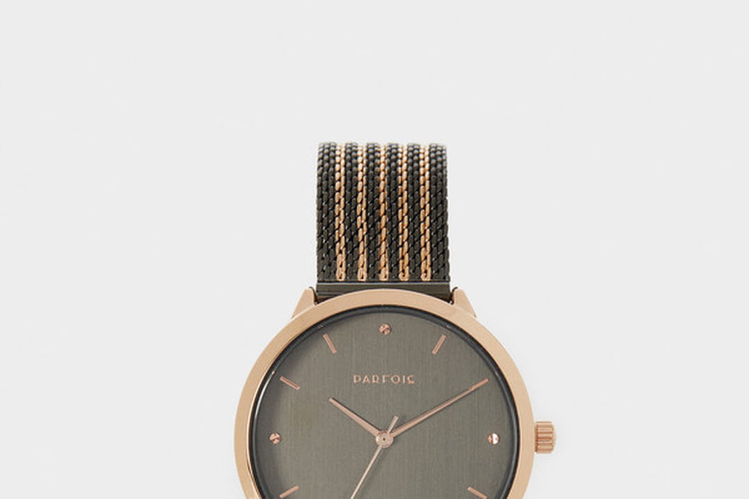 Montre avec bracelet en maille métallique de Parfois
