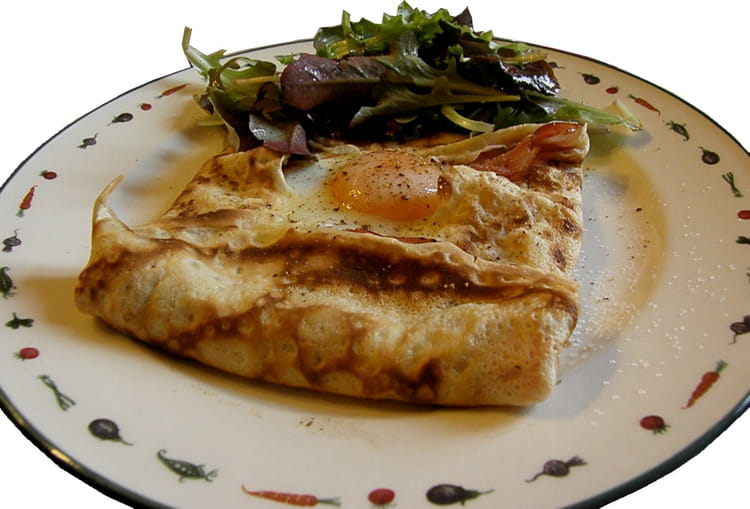 Recette de Crêpes complètes au jambon, œuf et parmesan : la recette facile