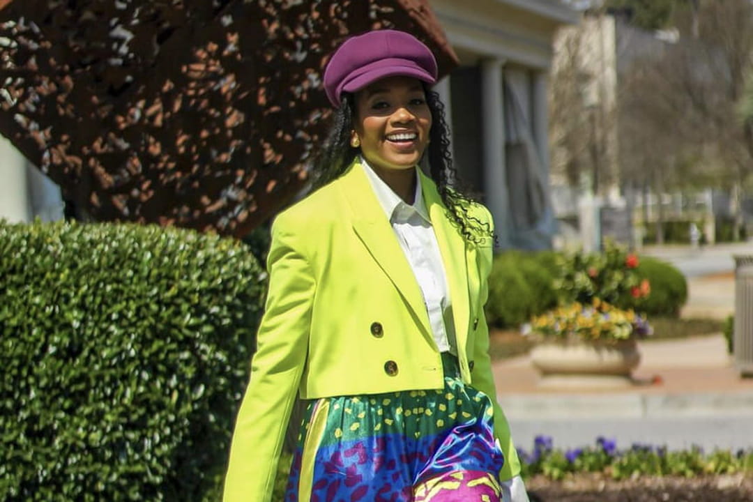 Sharron, haute en couleur