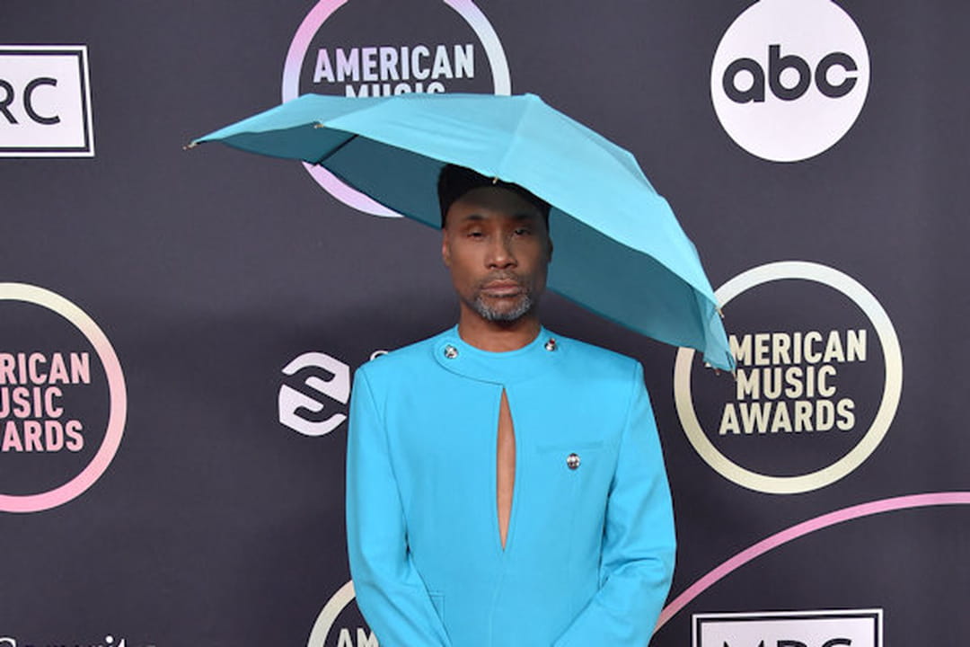Billy Porter en costume turquoise Botter