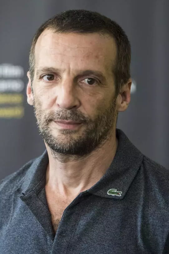 Mathieu Kassovitz atomise Aya Nakamura : "elle n'a jamais chanté sans ...