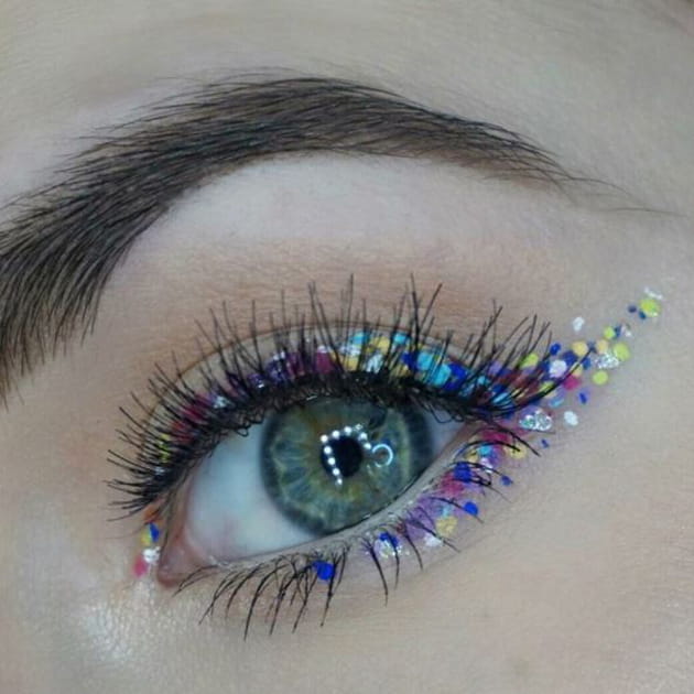 Le trait d'eyeliner en pointillés