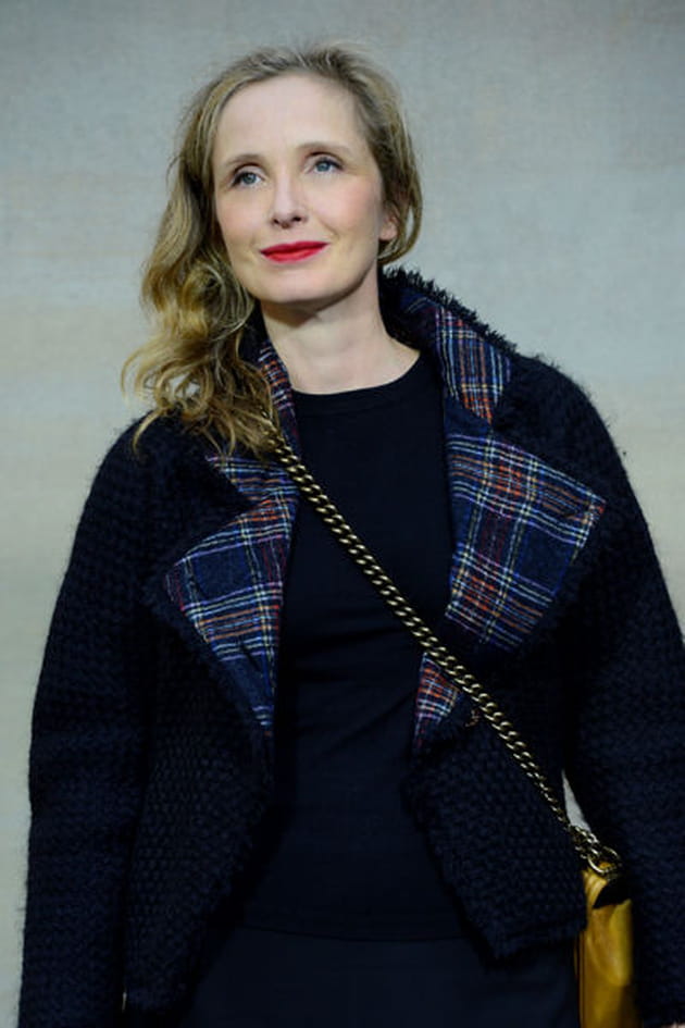 Julie Delpy, "hipster" au défilé Chanel