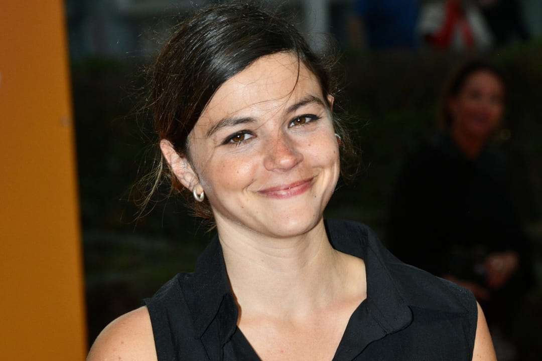 La mèche sur le côté de Joy Rieger