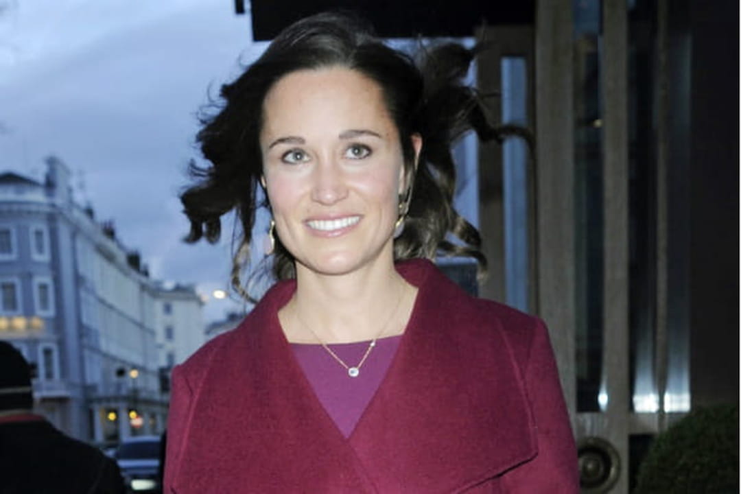 Pippa Middleton en robe prune Tabitha Webb