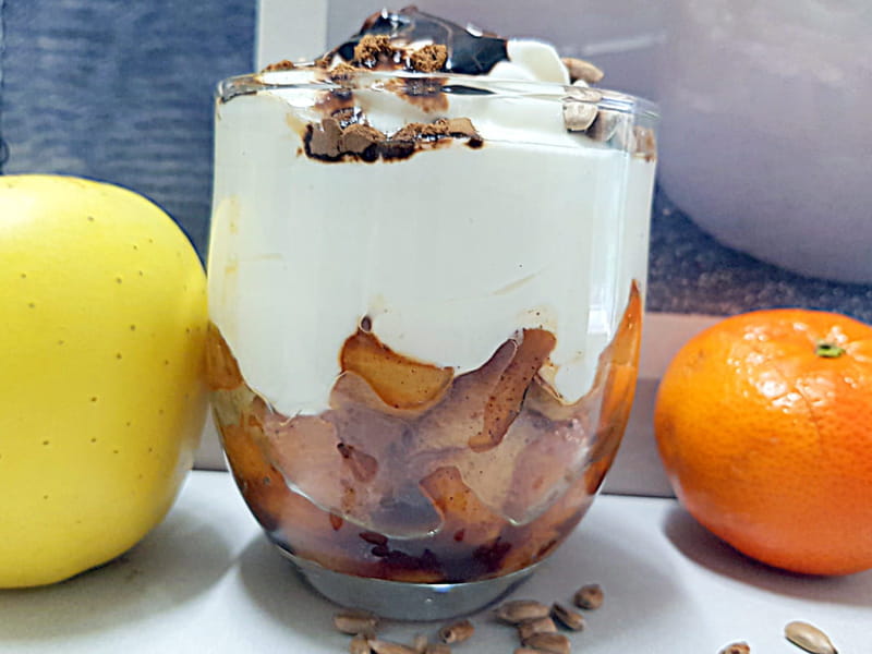 Recette de Verrines mousse de skyr, pommes, mandarines et chocolat