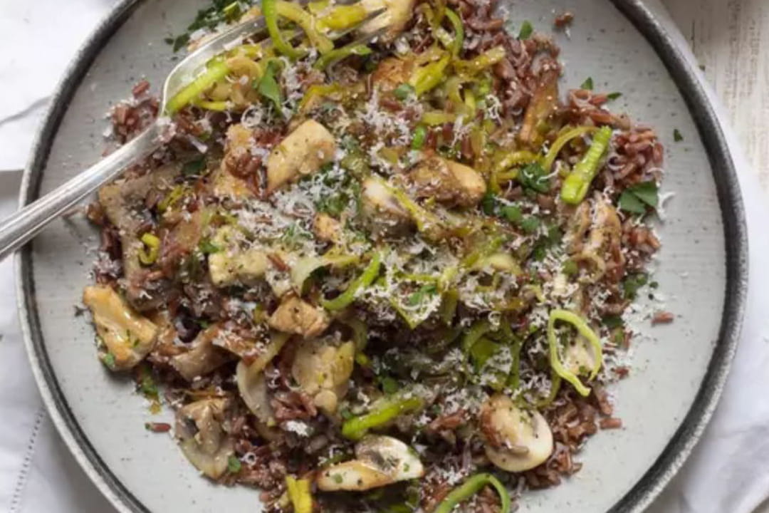 Riz rouge de Camargue sauté aux légumes et au poulet