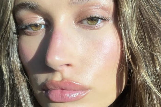Le glazed eyes d'Hailey Bieber