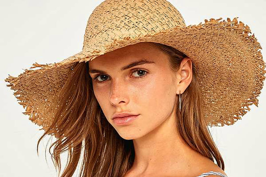 Capeline à bords élimés d'Urban Outfitters