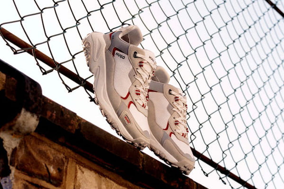 Baskets blanc et rouge