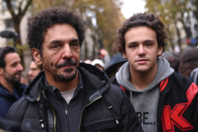 Tomer Sisley défile à la Marche contre l'antisémitisme à Paris