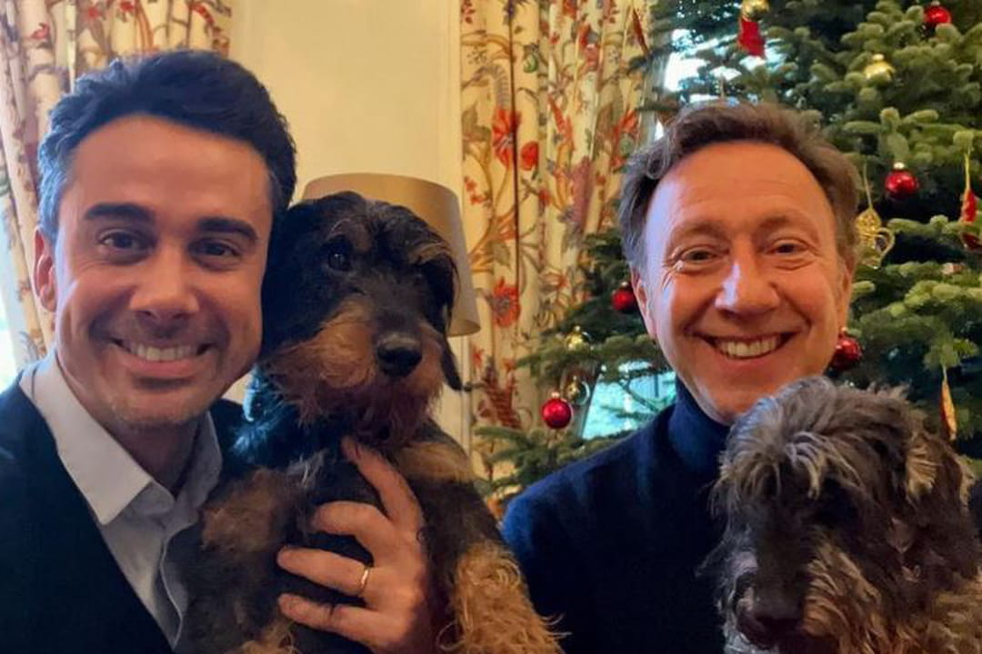 Stéphane Bern et son compagnon Yori Bailleres fêtent Noël avec leurs ...